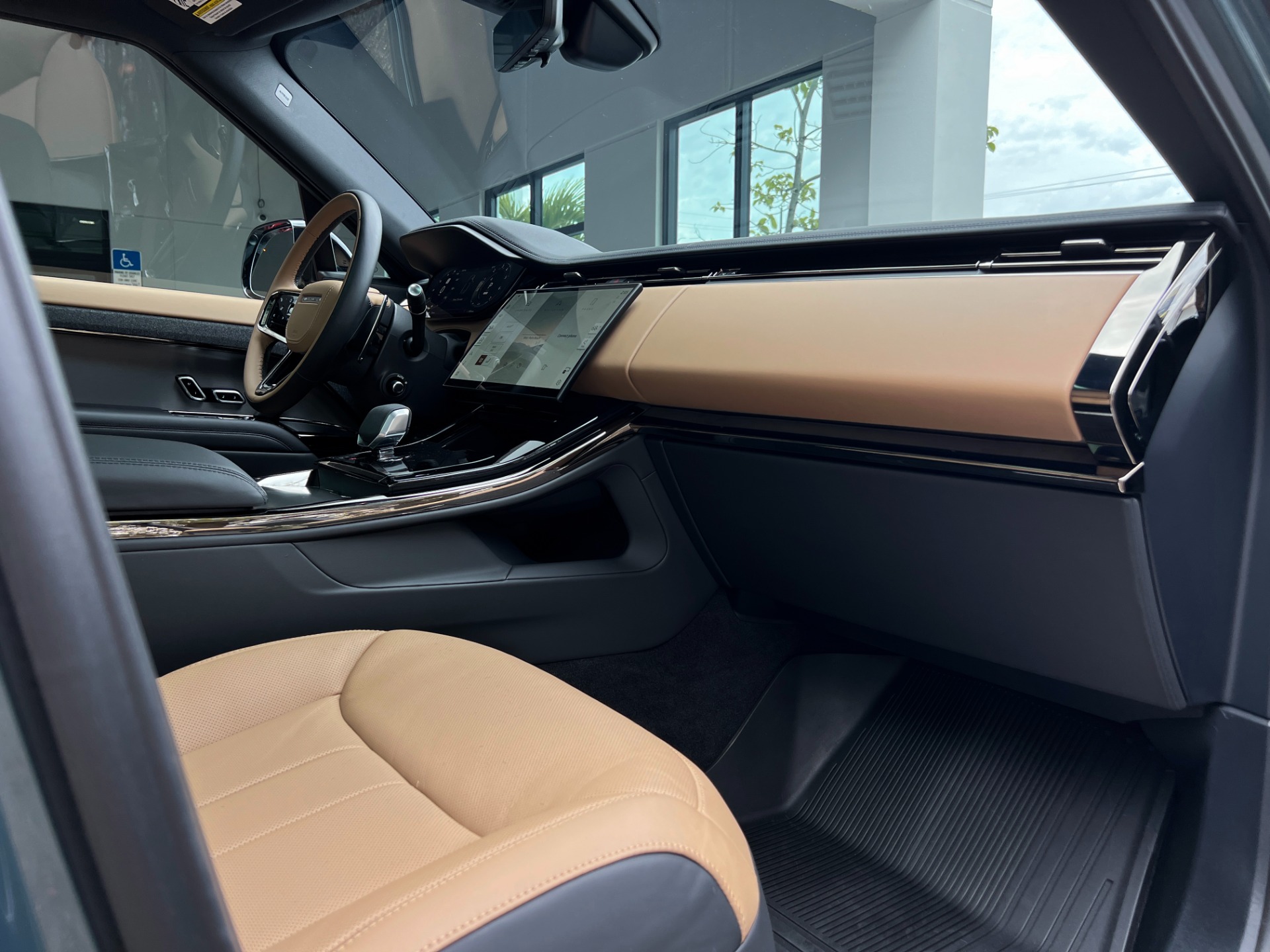 Used 2025 Land Rover Range Rover Sport P460e Dynamic SE For Sale ...