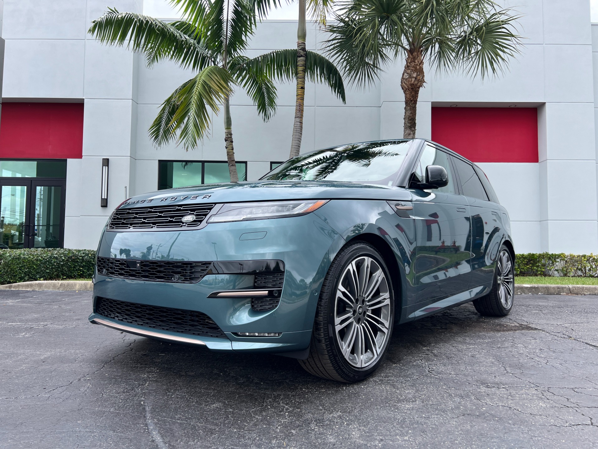 Used 2025 Land Rover Range Rover Sport P460e Dynamic SE For Sale ...