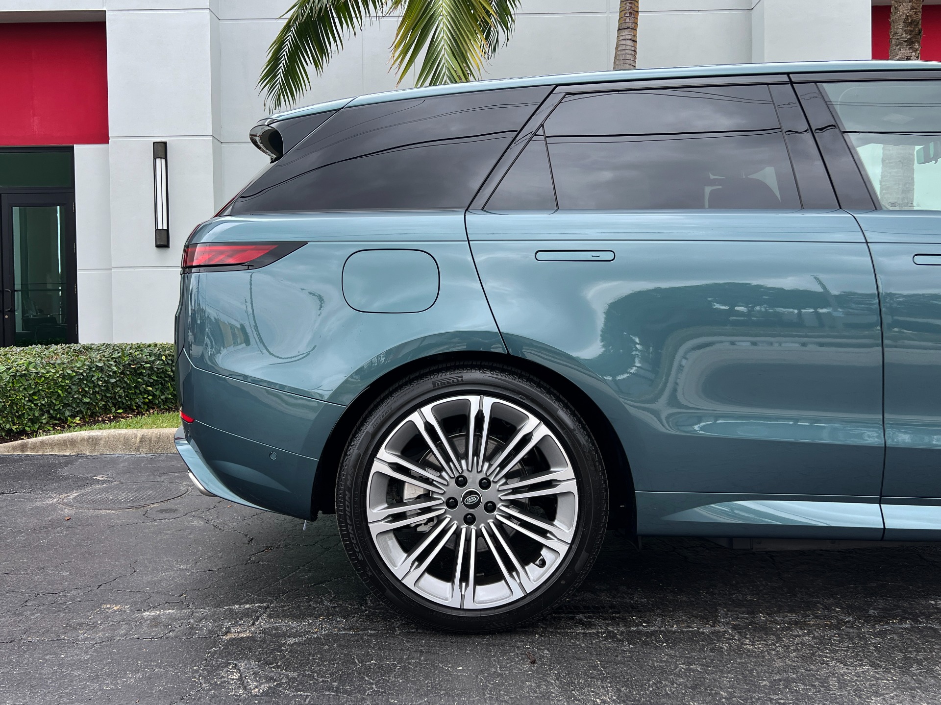 Used 2025 Land Rover Range Rover Sport P460e Dynamic SE For Sale ...